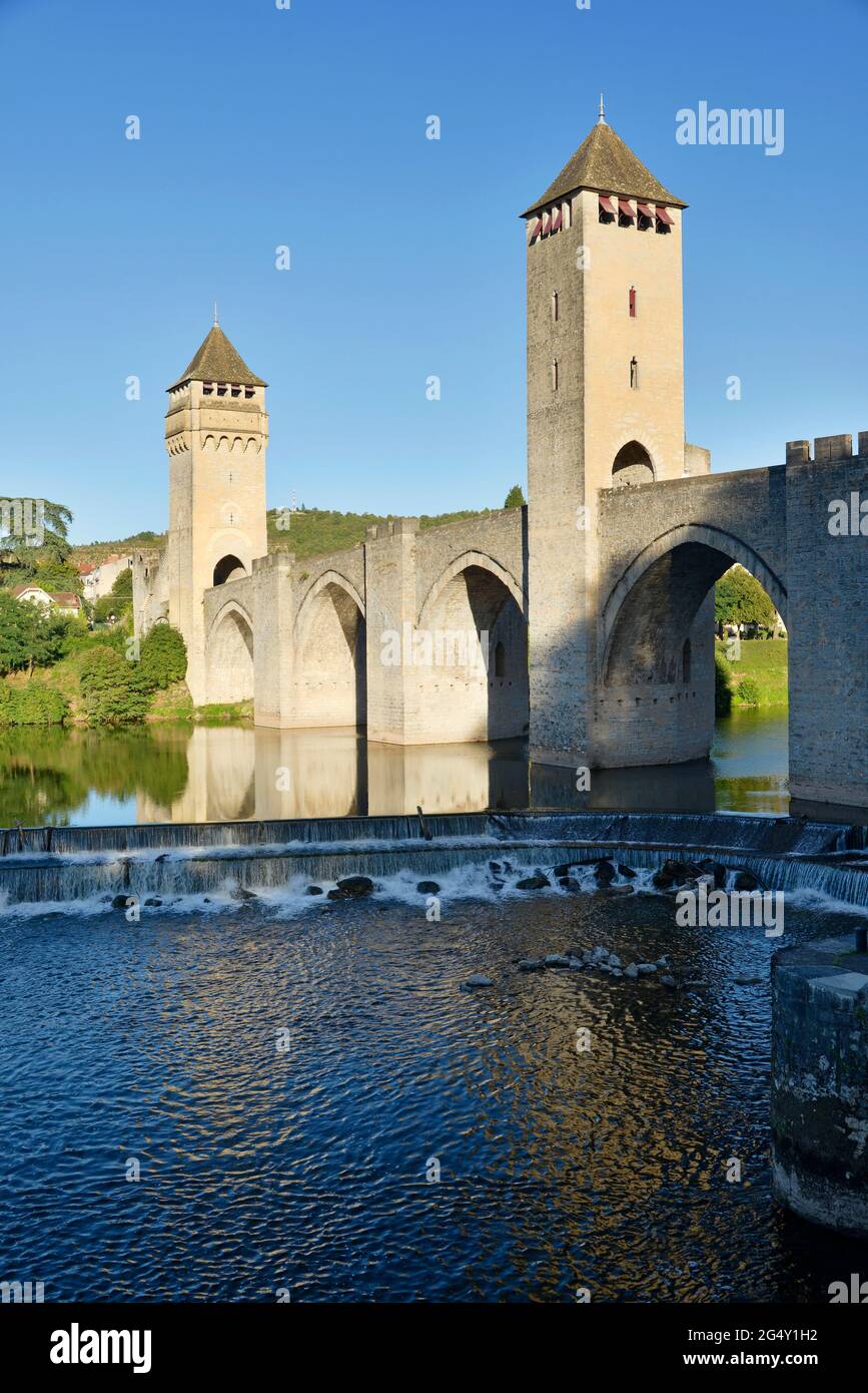 Valentre bridge cahors hi-res stock photography and images - Alamy