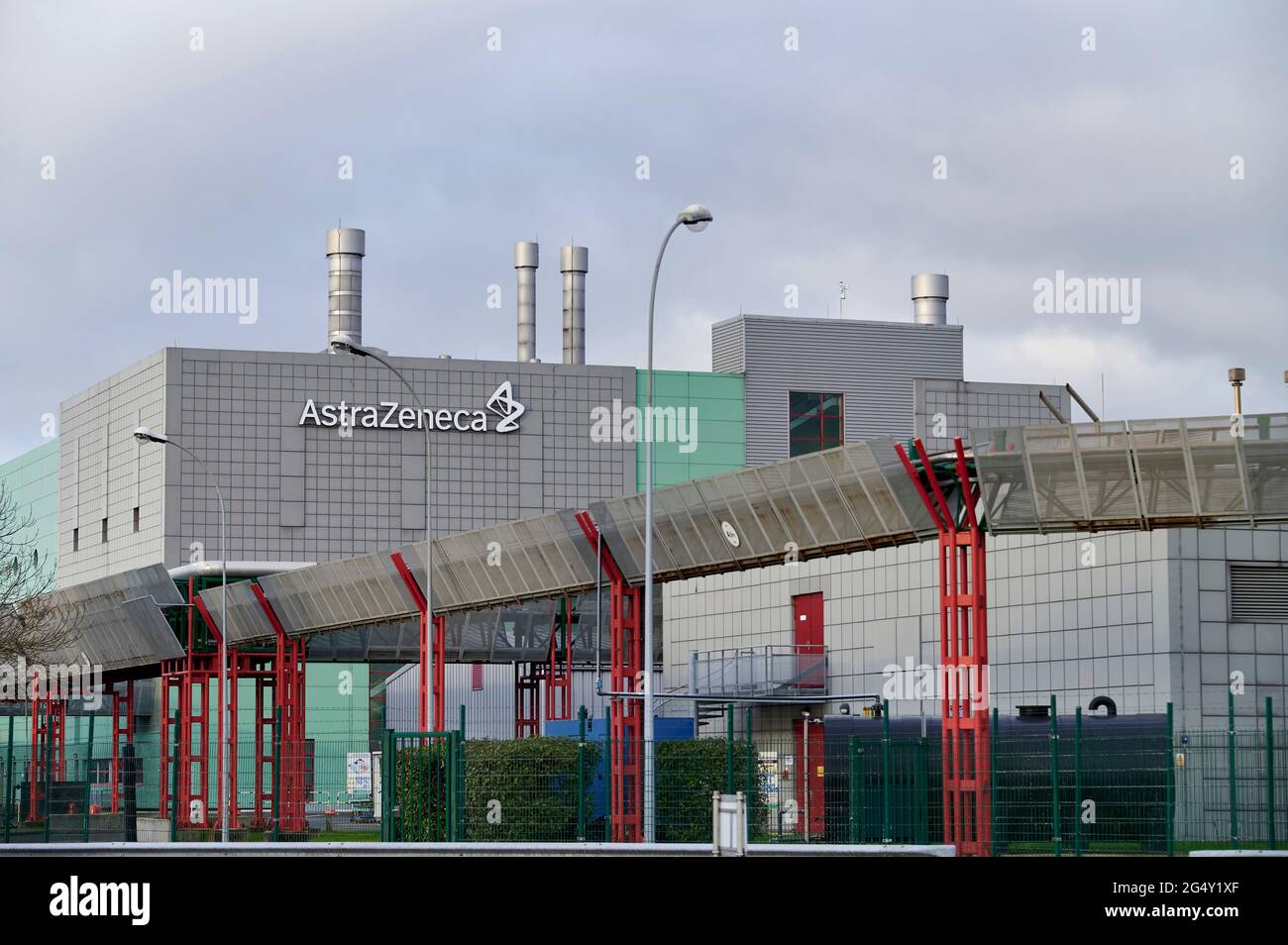 Astrazeneca vaccine manufacture hi-res stock photography and images - Alamy