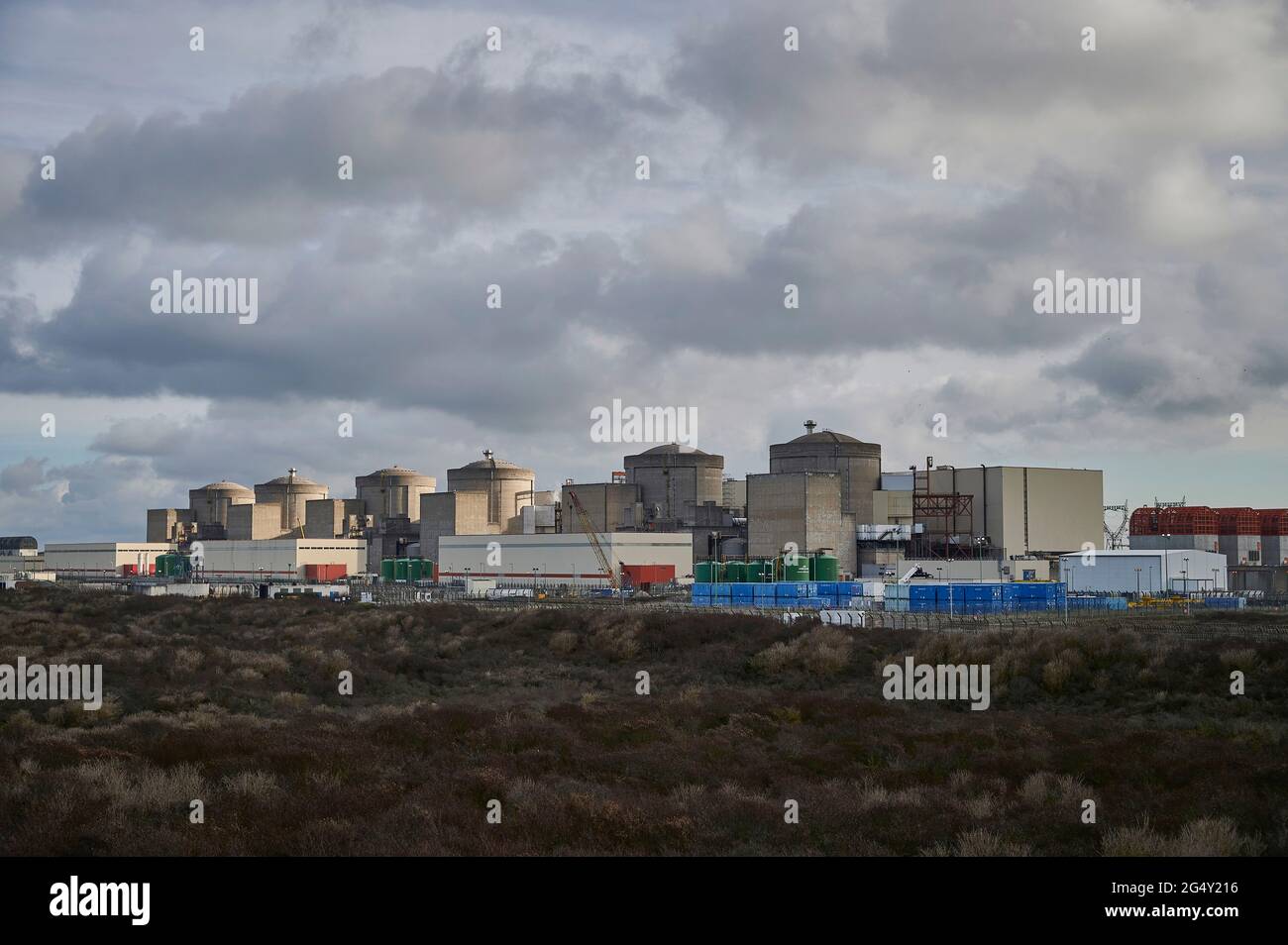 Gravelines nuclear power station hi-res stock photography and images ...