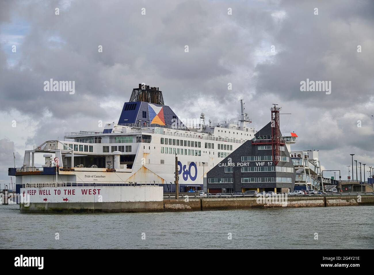 Calais (northern France): P&O ferry in the “Transmanche” terminal Stock ...