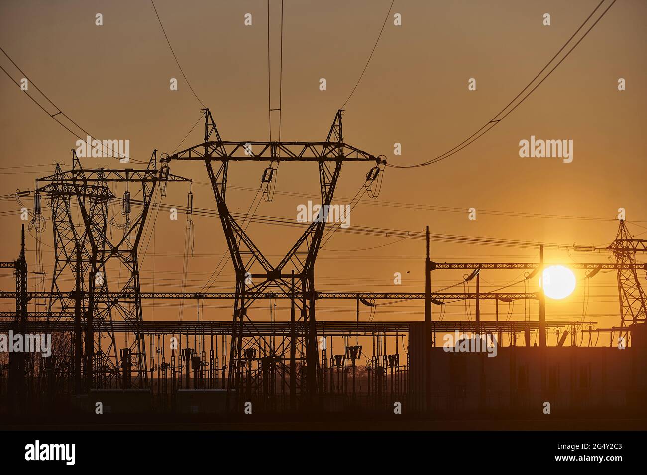 Gavrelle (northern France): new generation "Equilibre" pylons, 400,000 ...