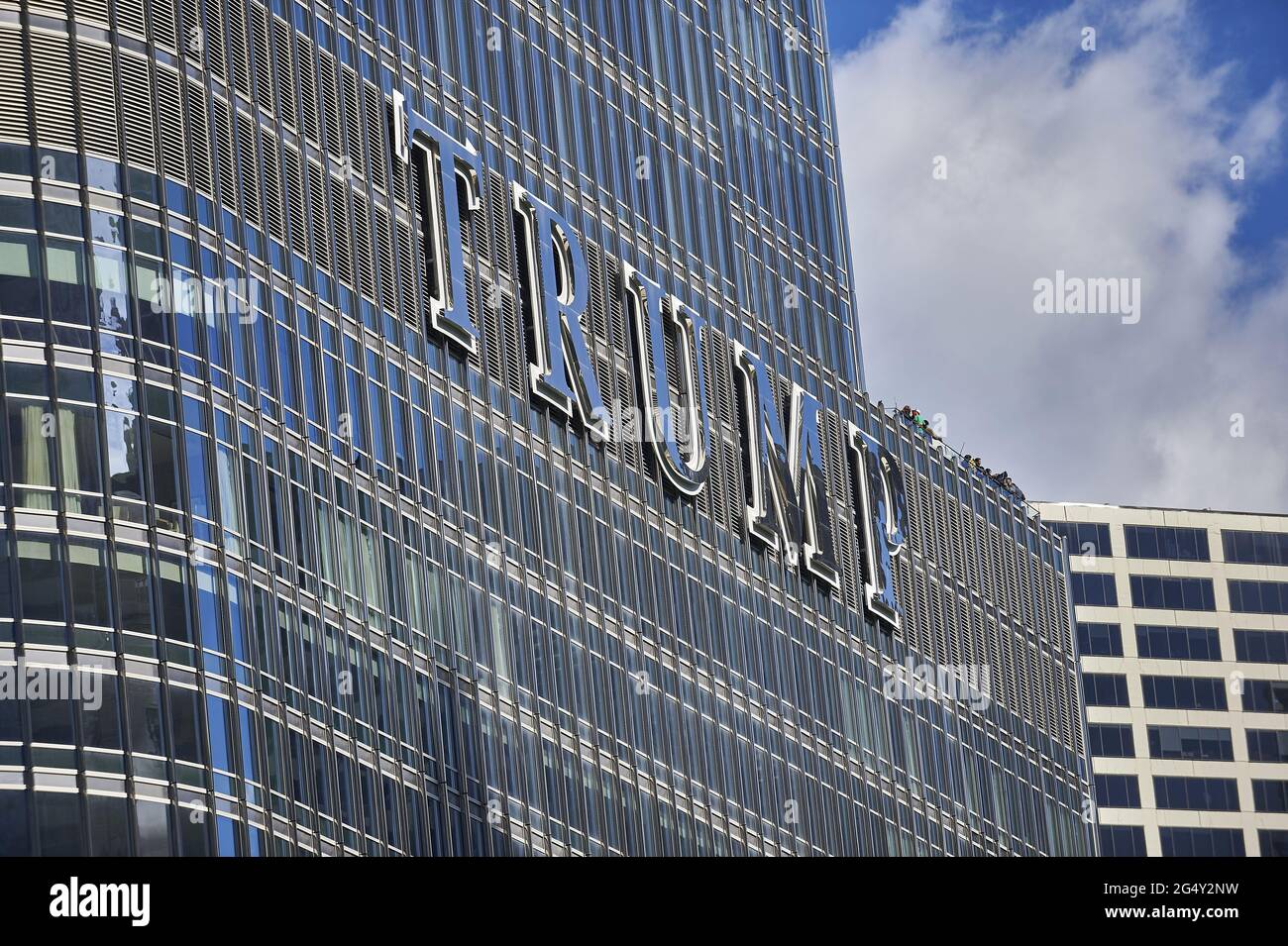 Donald trump side view hi-res stock photography and images - Alamy