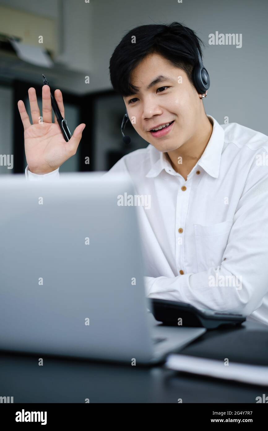 Technical support hi-res stock photography and images - Alamy