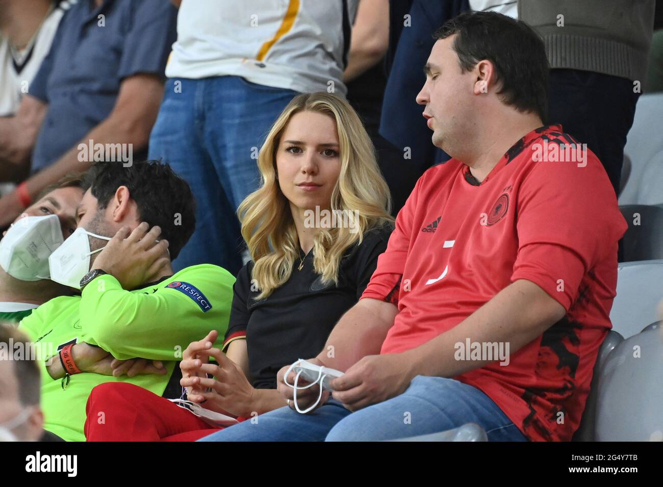Manuel Neuer Girlfriend