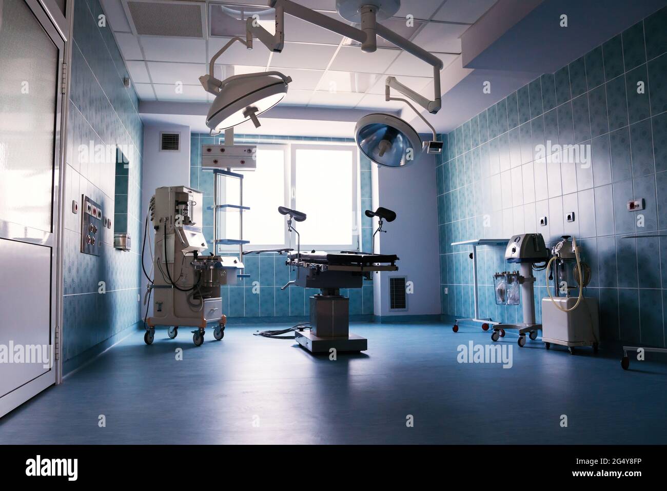Equipment and medical devices in modern operating room Stock Photo - Alamy