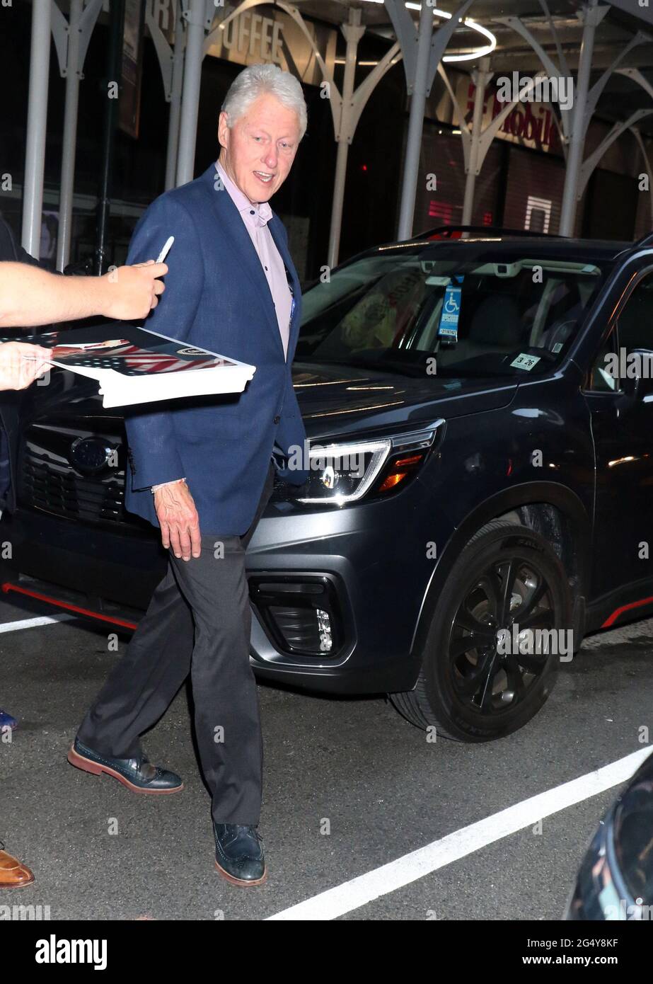 New York, NY, USA. 23rd June, 2021. Bill Clinton seen having dinner at ...