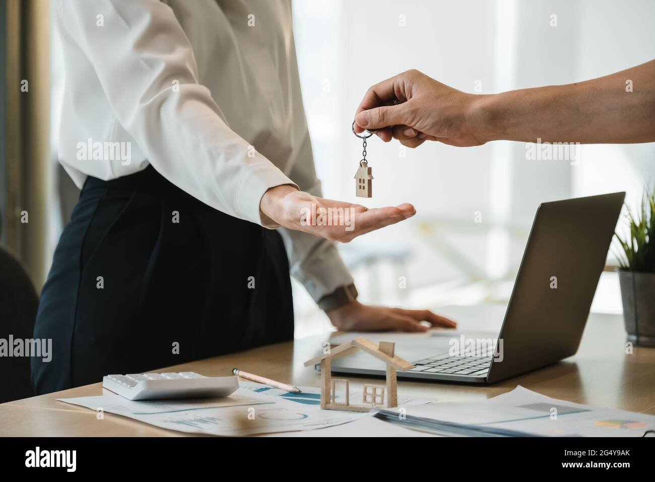 Contract housing hi-res stock photography and images - Alamy