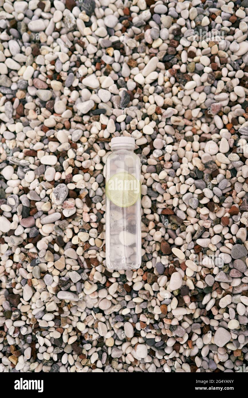 Pebble lime hi-res stock photography and images - Alamy