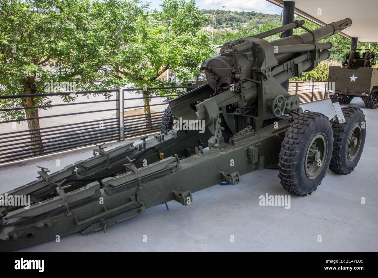 155mm hi-res stock photography and images - Alamy