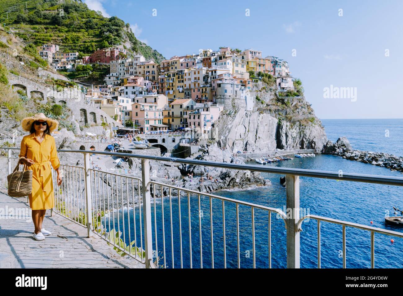 Colors of Italy Manarola village, Italy colorful coast Manarola Cinque ...