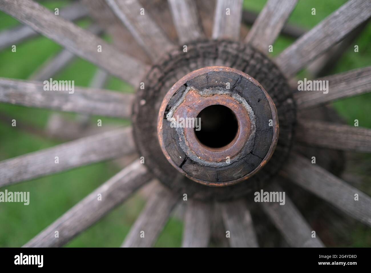 Very old and worn out cart wheel Stock Photo - Alamy