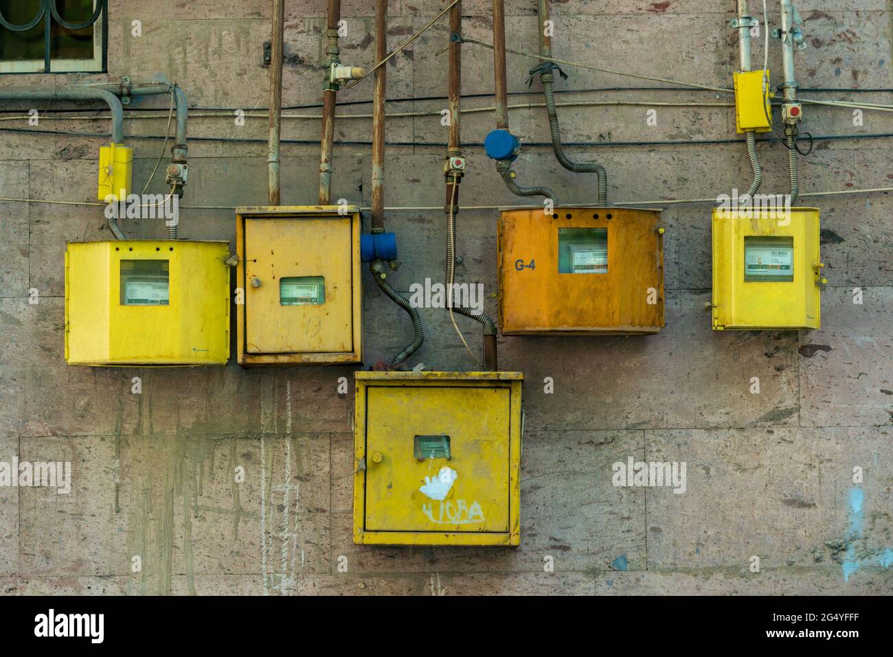 House wall electrical meter box hi-res stock photography and images - Alamy