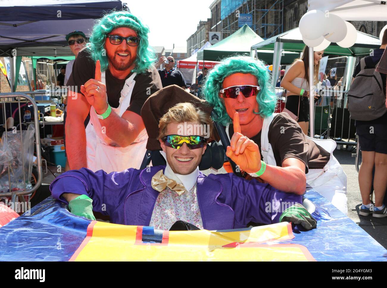 Red bull racing building hi-res stock photography and images - Alamy