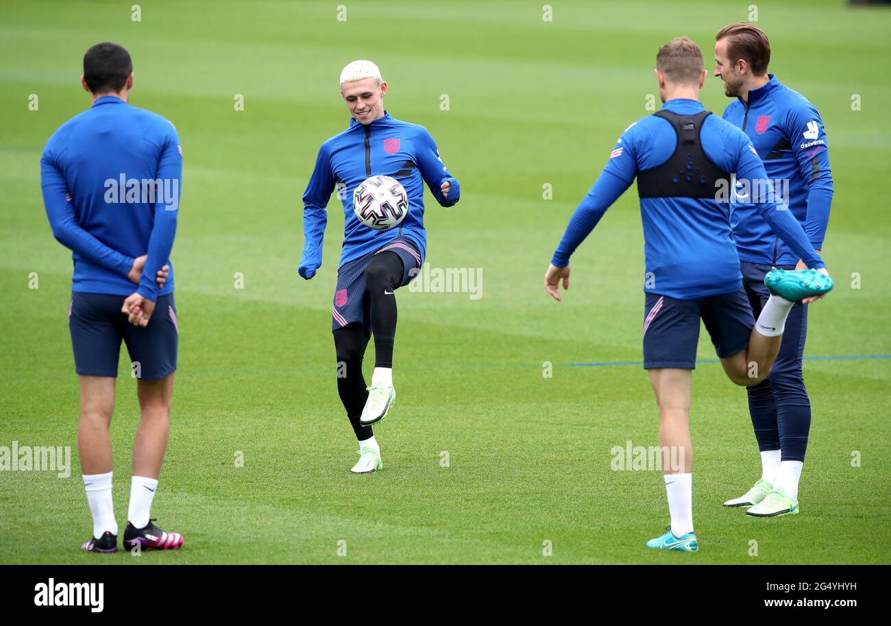 Phil foden euros hi-res stock photography and images - Alamy