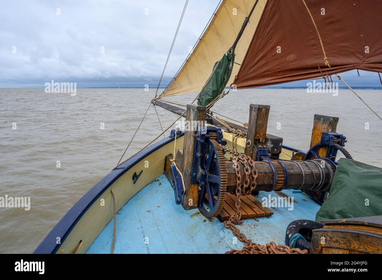 Bow of barge hi-res stock photography and images - Alamy