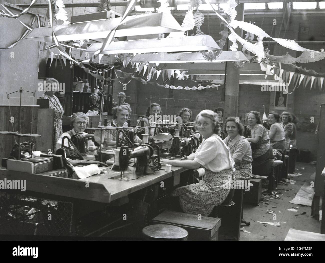 Sewing factory uk black and white hi-res stock photography and images ...