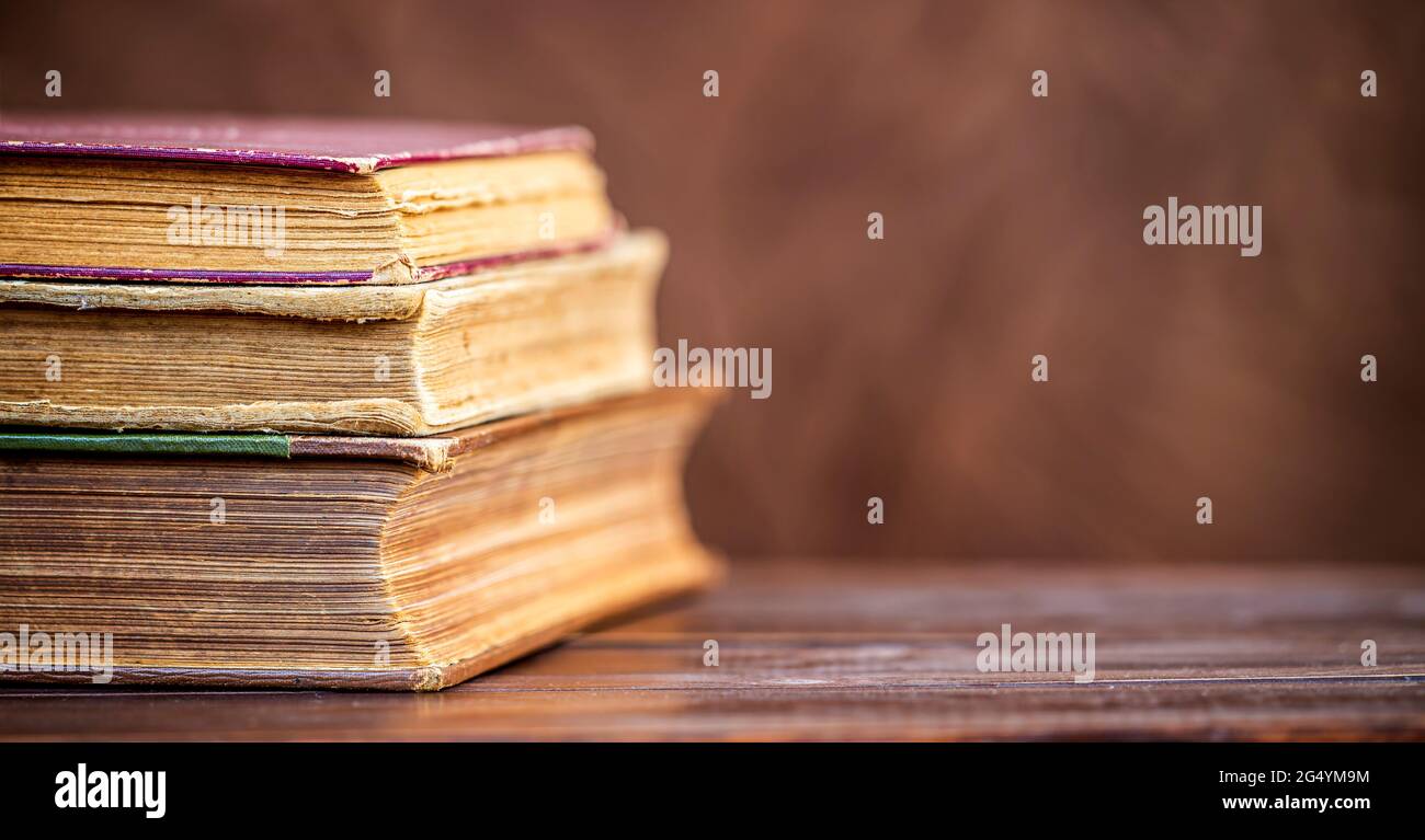 Back school september books hi-res stock photography and images - Alamy