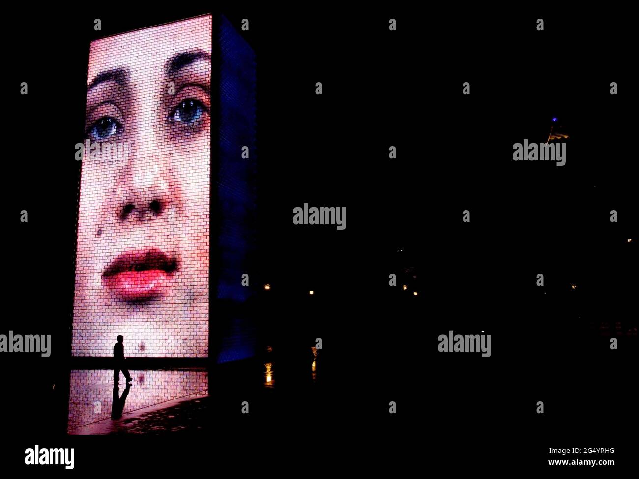 Artscape in the city of Chicago, USA. A face on a facade Stock Photo ...