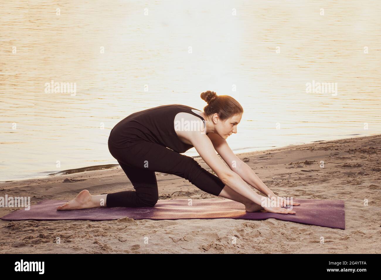 Back of thigh hi-res stock photography and images - Alamy