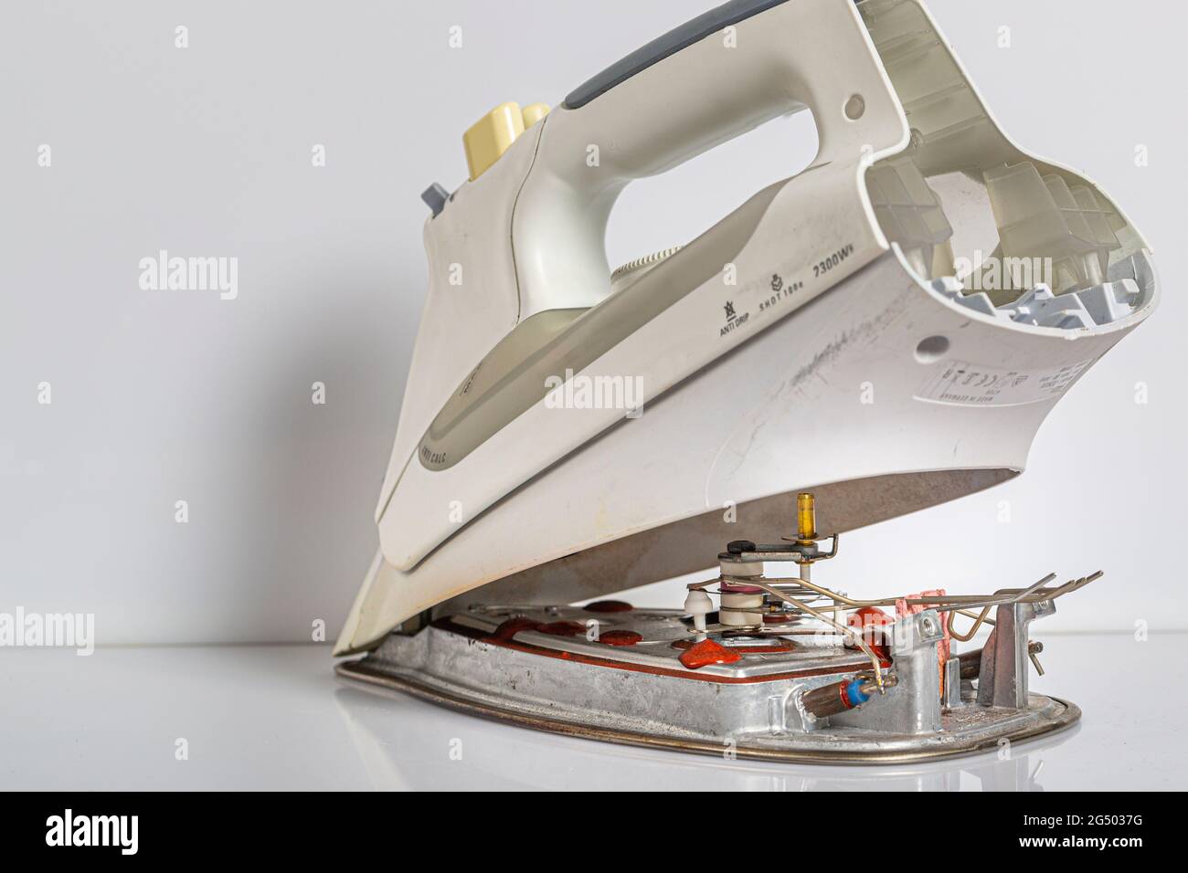 Ironing machine hi-res stock photography and images - Alamy