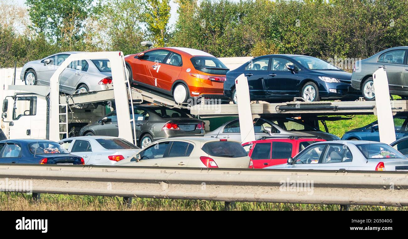 Auto rack cars hi-res stock photography and images - Alamy