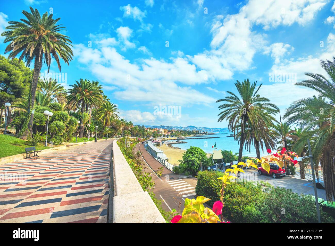 Italian resort hi-res stock photography and images - Alamy