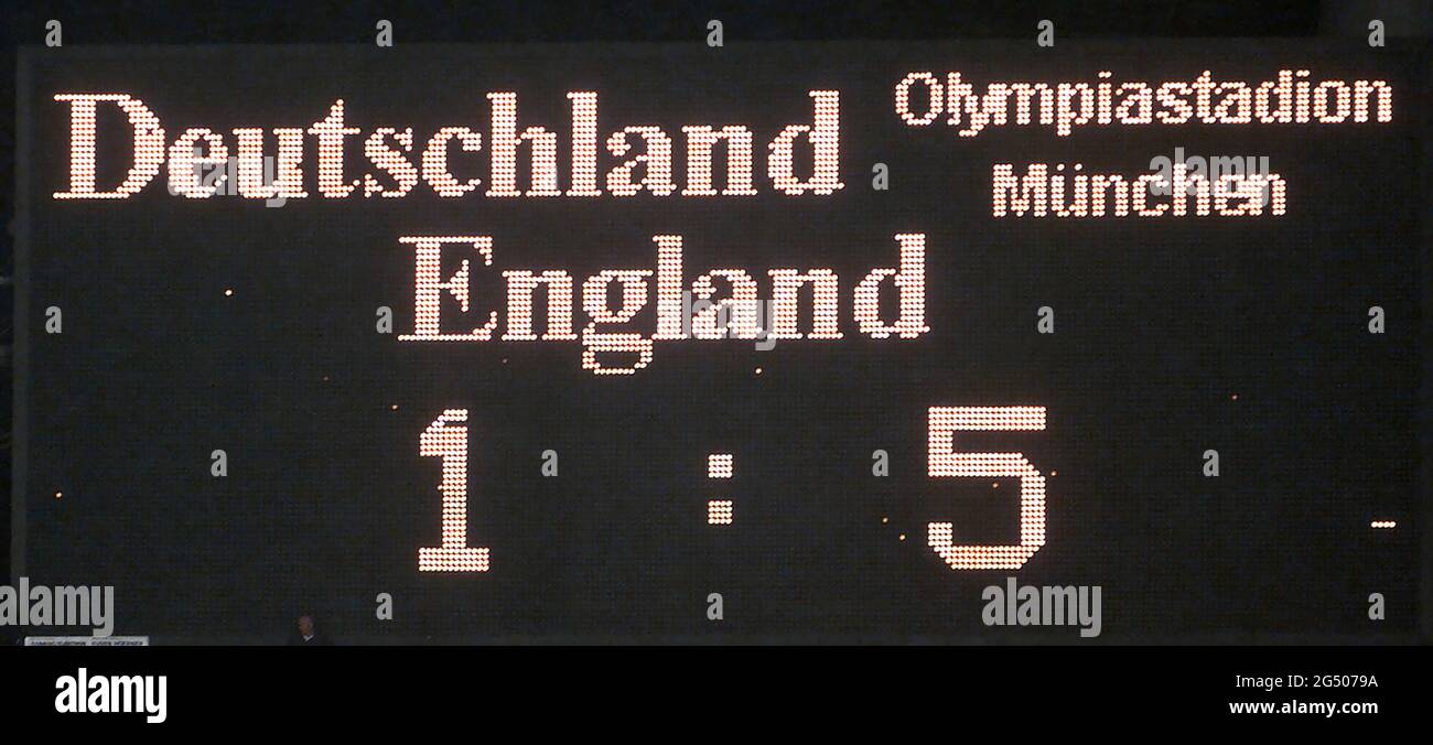 Germany 1 england 5 scoreboard hi-res stock photography and images - Alamy