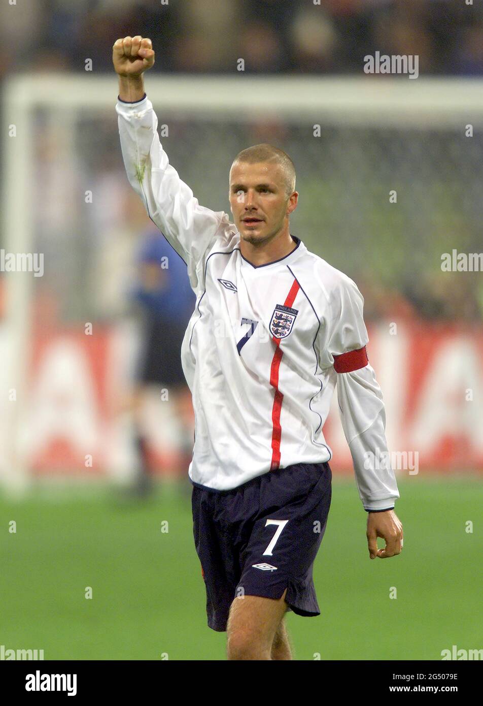 2001 germany v england beckham hi-res stock photography and images - Alamy