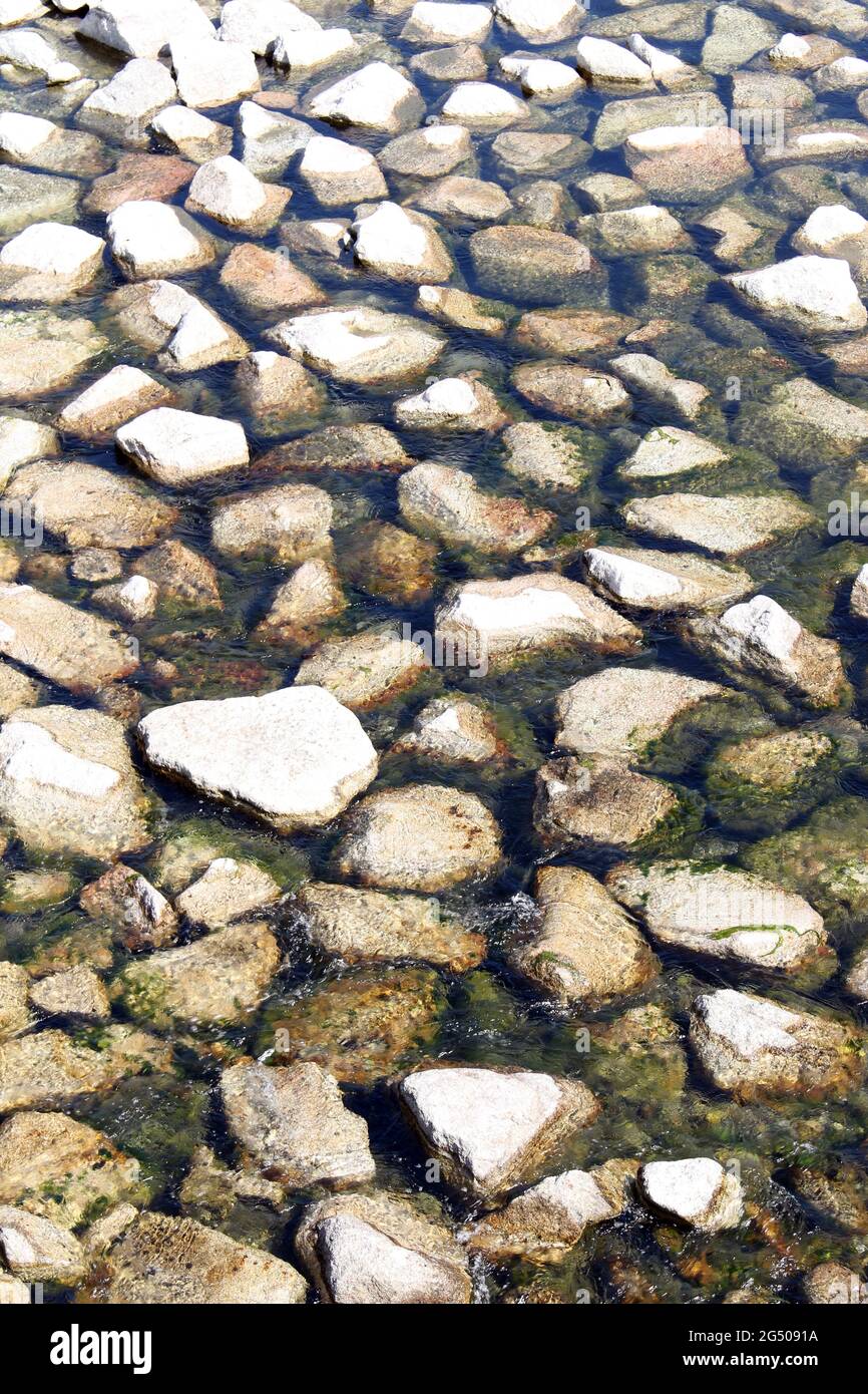 Clear water pebbles hi-res stock photography and images - Alamy