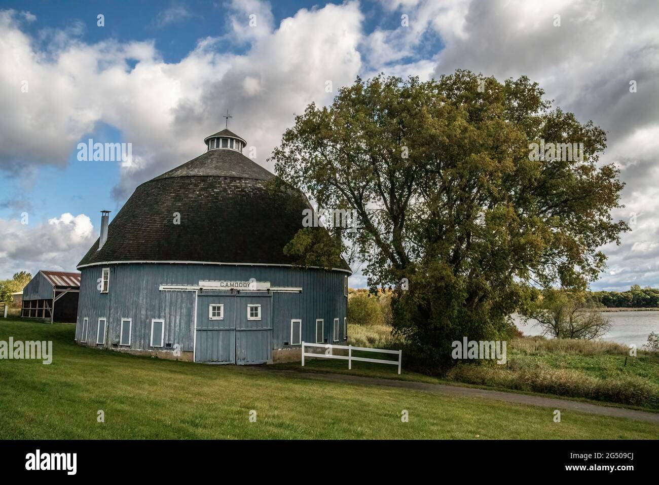 Round barn hi-res stock photography and images - Alamy