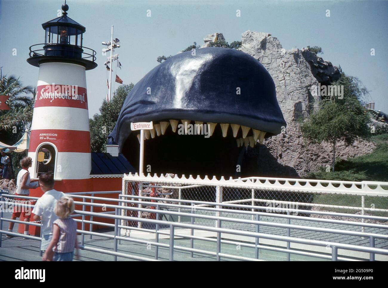 Disneyland storybook land canal hi-res stock photography and images - Alamy
