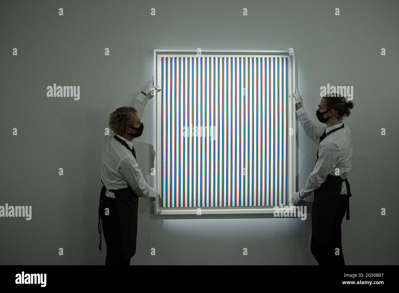 Bridget riley london hi-res stock photography and images - Alamy