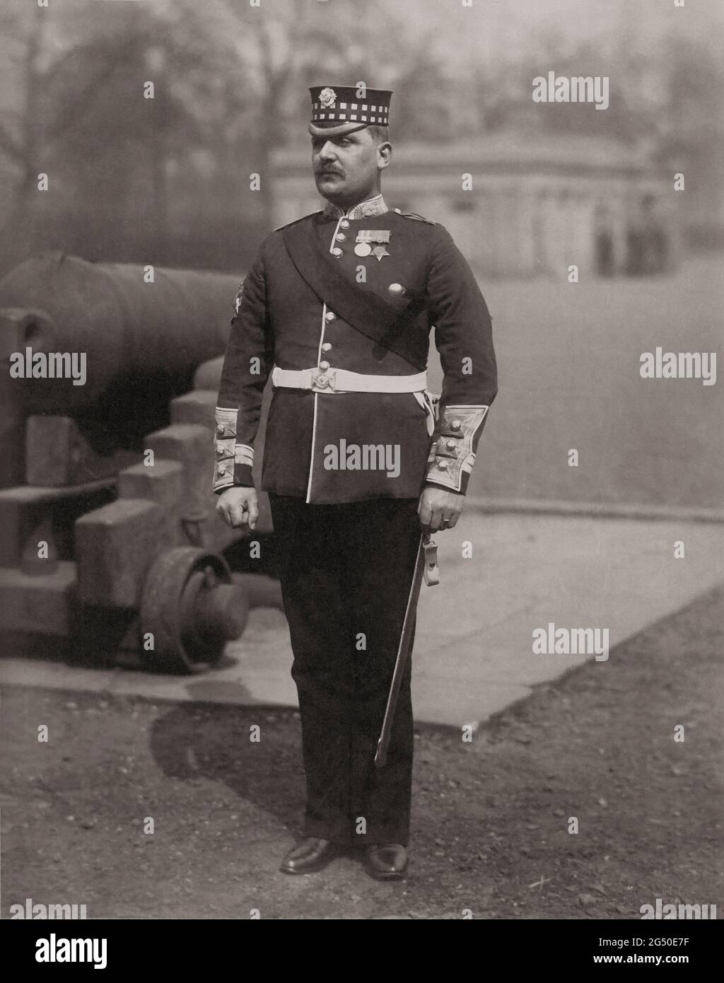 Scots Guards Uniform High Resolution Stock Photography and Images - Alamy