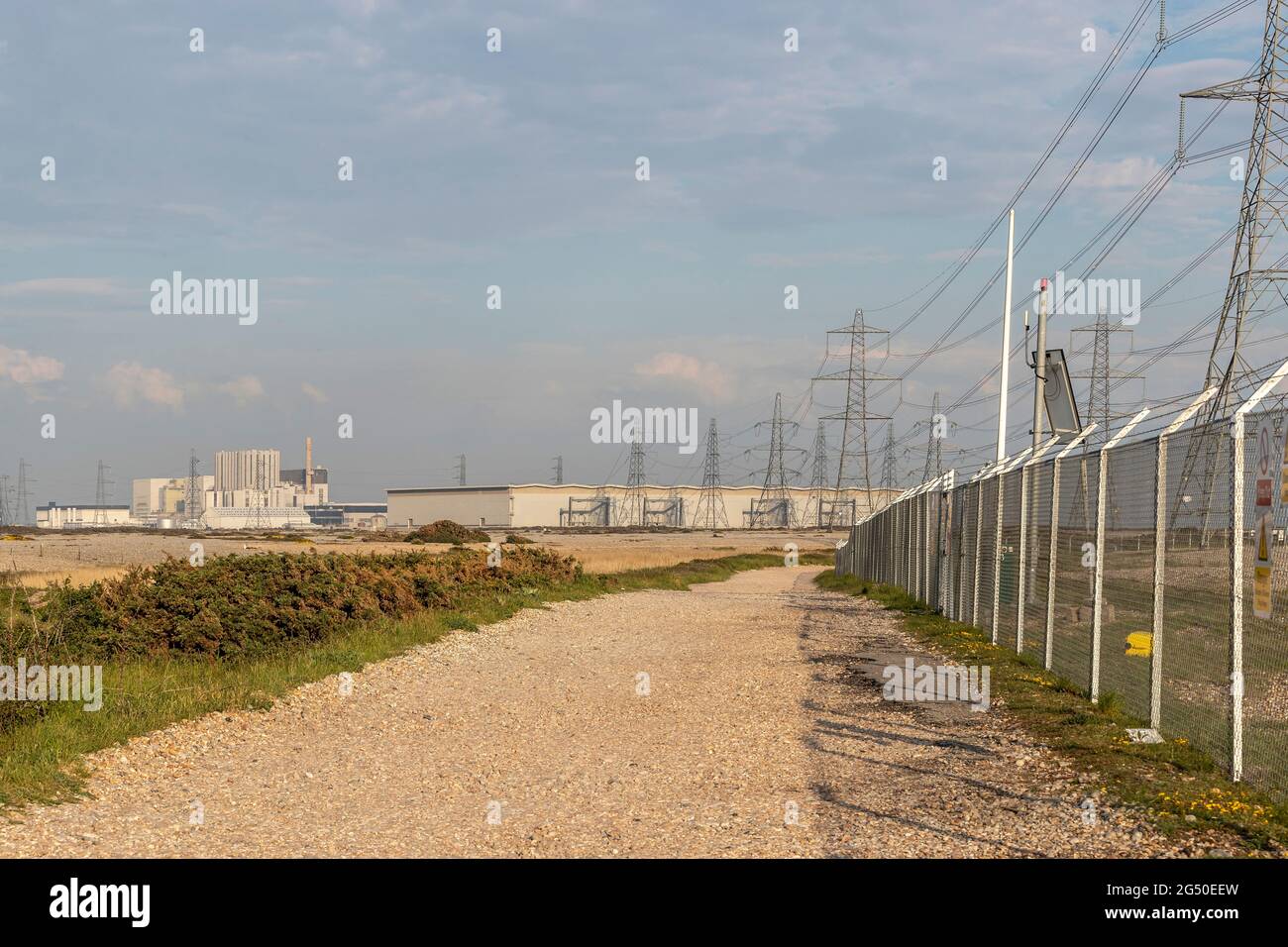 Dungeness Nuclear Power station viewed from Dengemarsh road across the ...