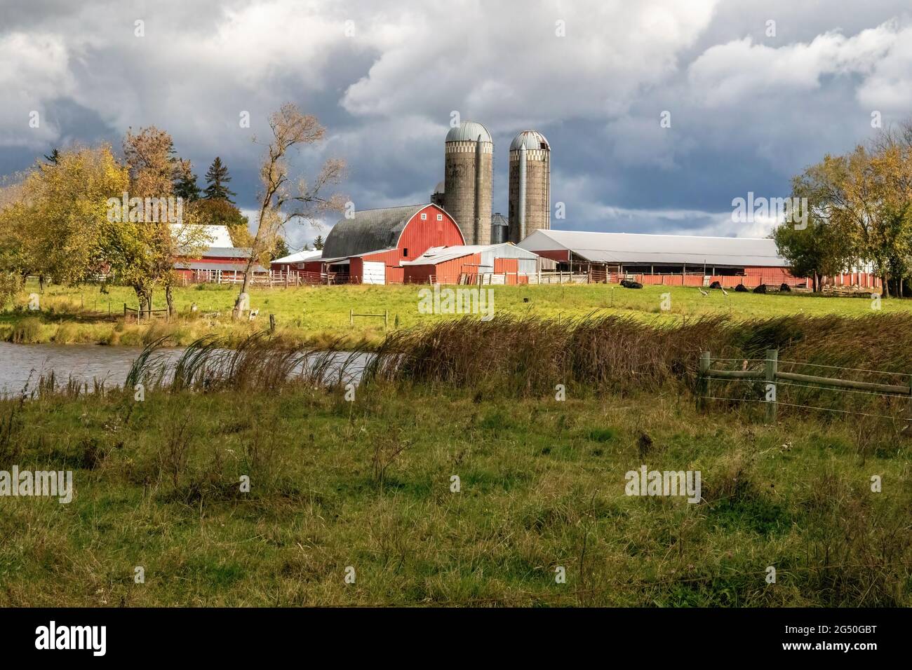 Silos barn farm hi-res stock photography and images - Alamy