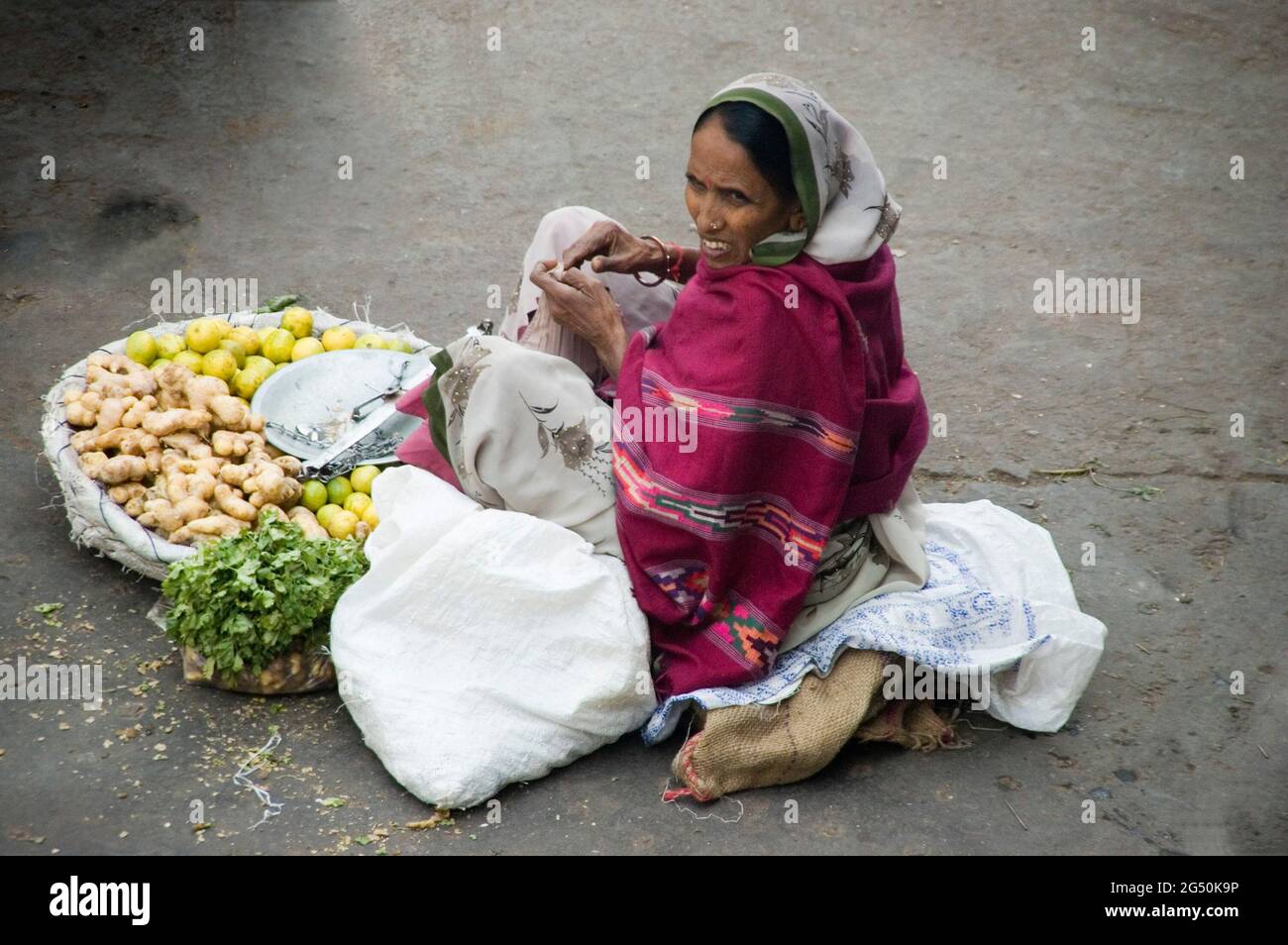 Indian Street trader Stock Photo - Alamy