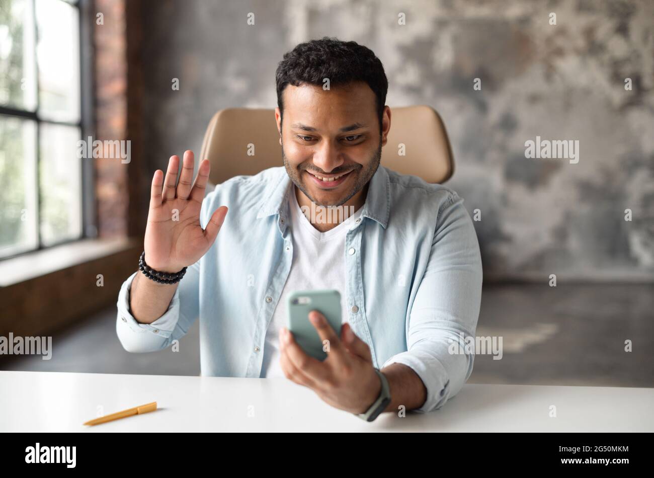 Hindu family computer hi-res stock photography and images - Alamy