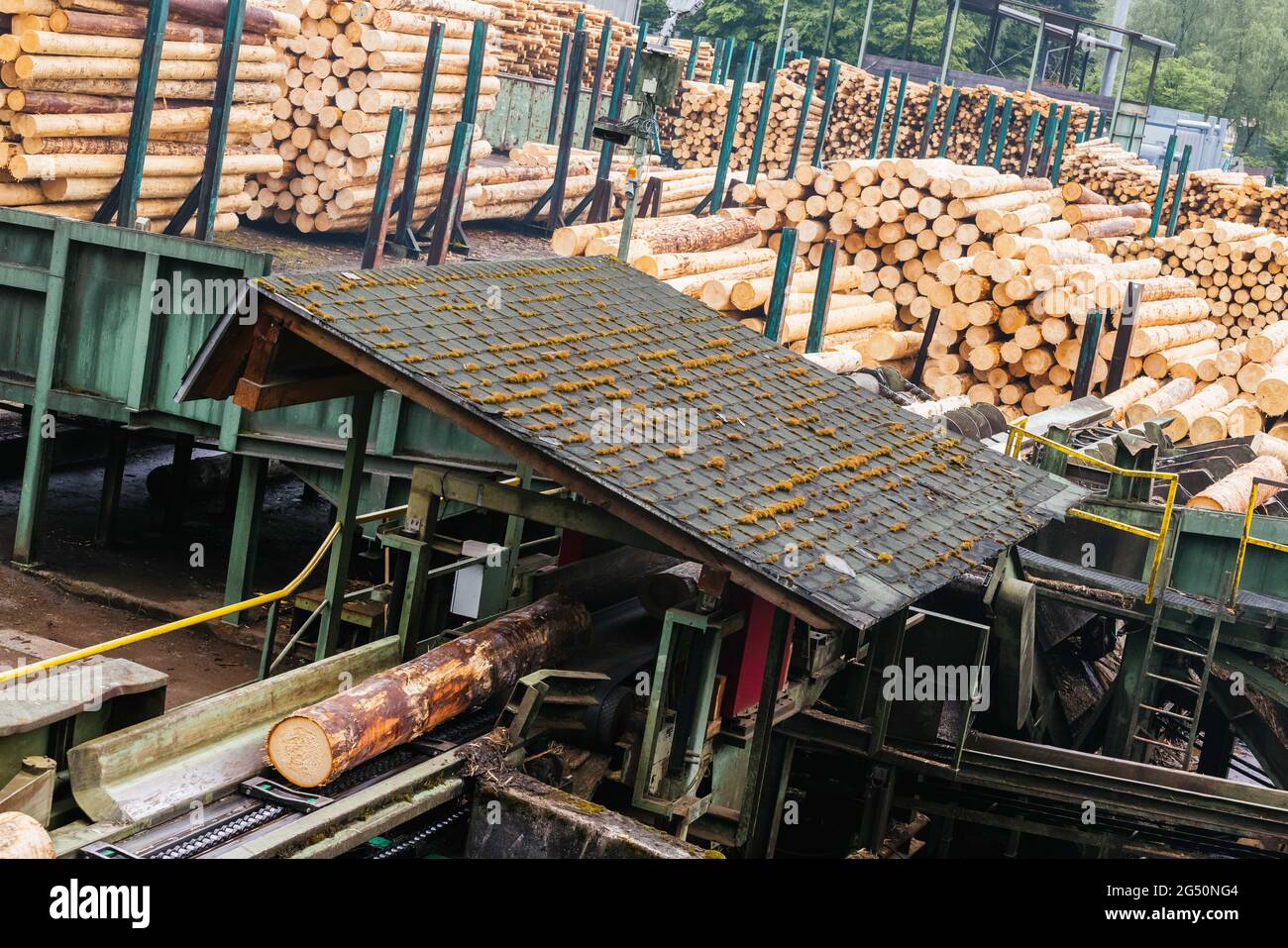 Trunk conveyor hi-res stock photography and images - Alamy