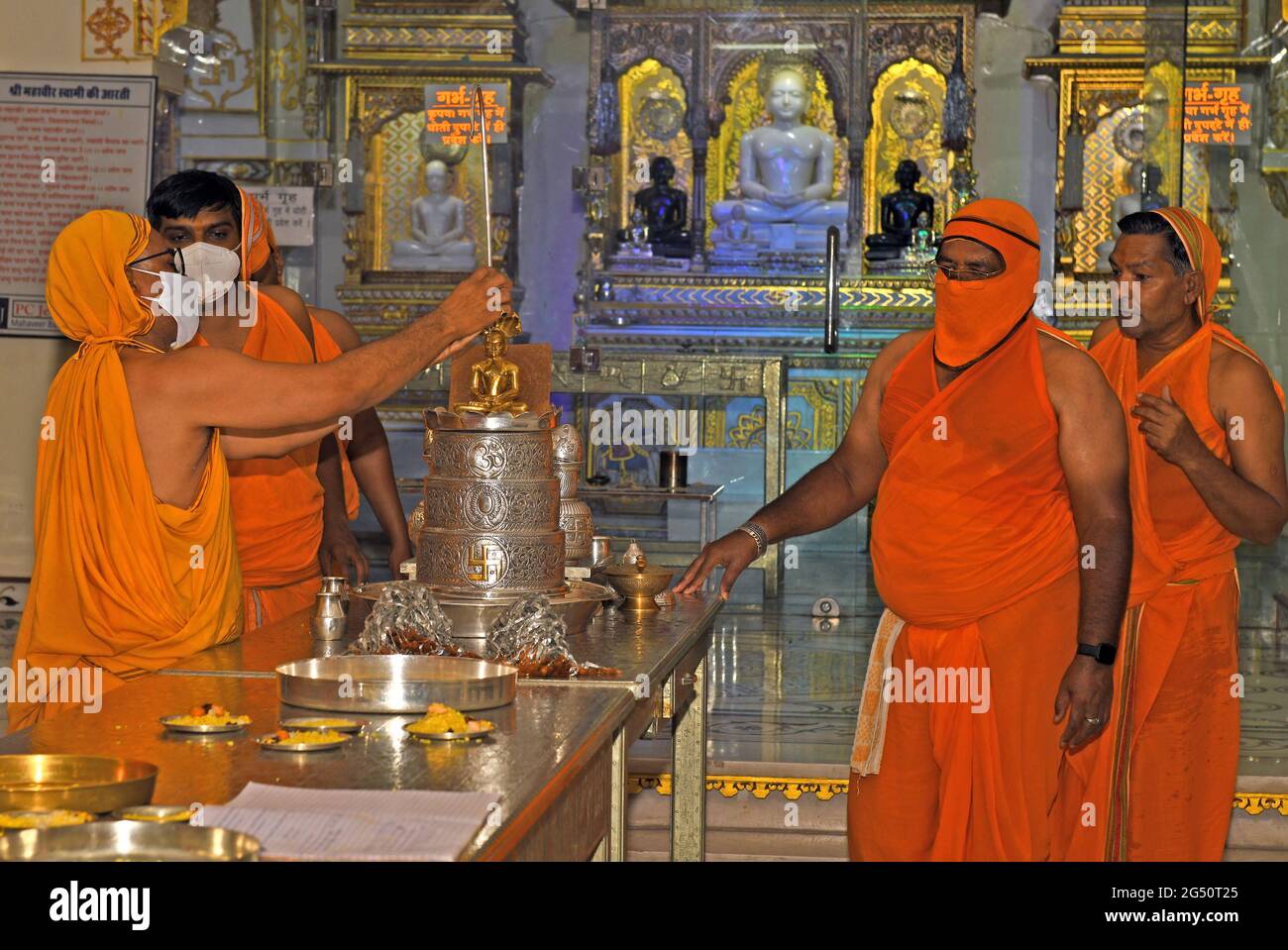 Lord parshwanath temple hi-res stock photography and images - Alamy