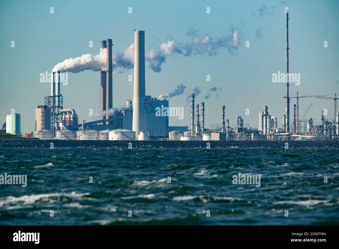 oil refinery in Rotterdam, Netherlands Stock Photo - Alamy
