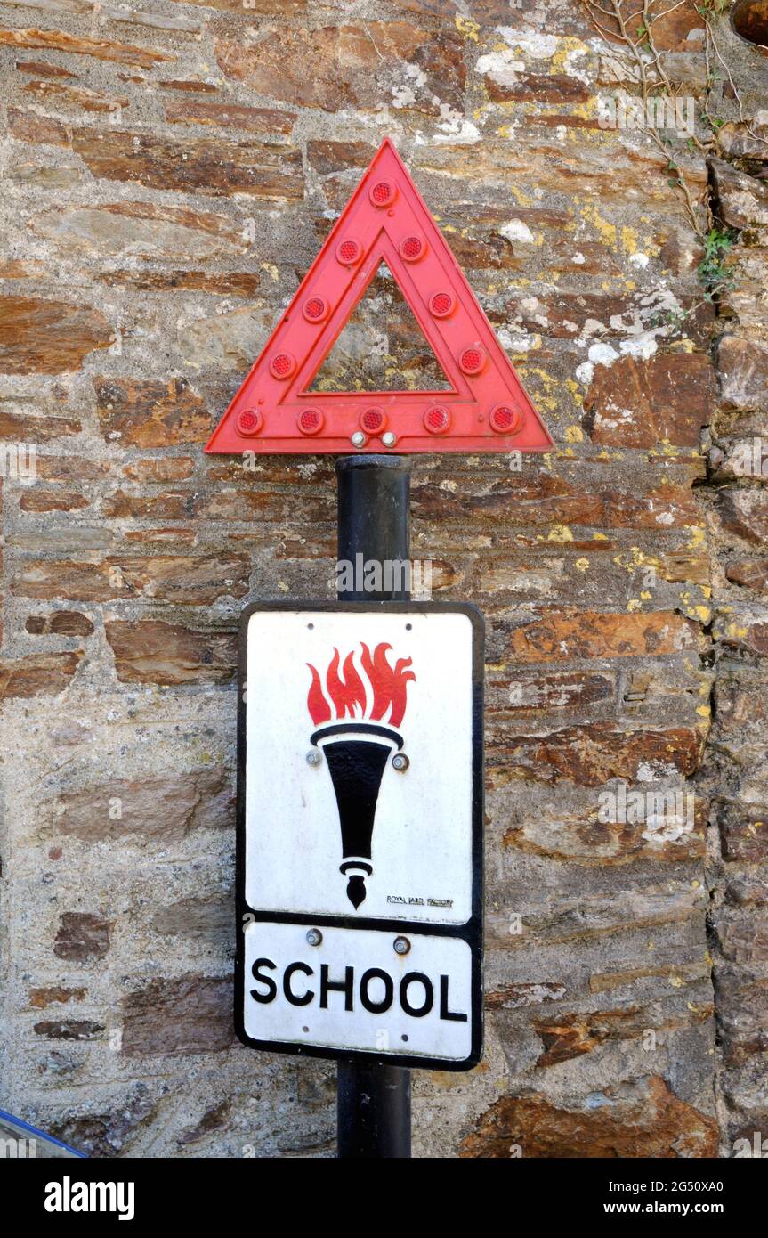 School warning sign britain hi-res stock photography and images - Alamy