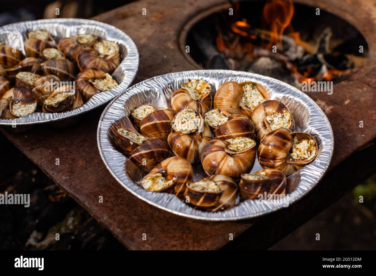 Cargols a la llauna hi-res stock photography and images - Alamy