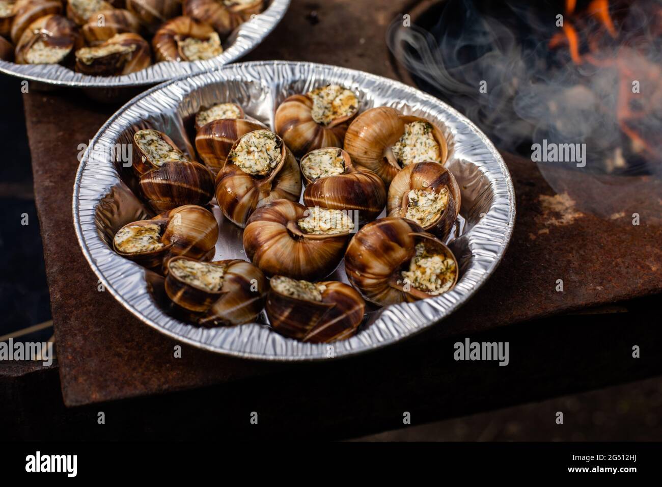 Cargols a la llauna hi-res stock photography and images - Alamy