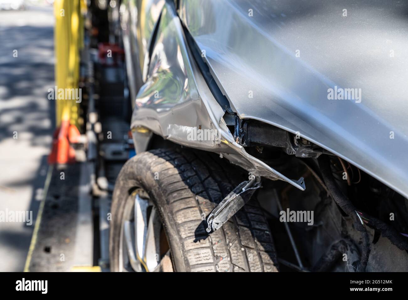 Unsafe Roads Warning. Car Insurance And Repair Stock Photo - Alamy