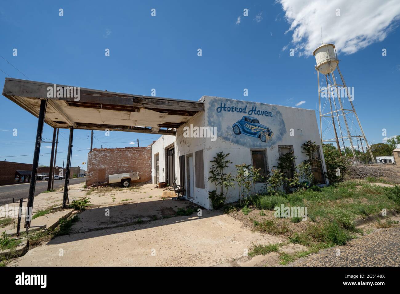 McLean, Texas - May 6, 2021: Abandoned gas station in the Route 66 in ...