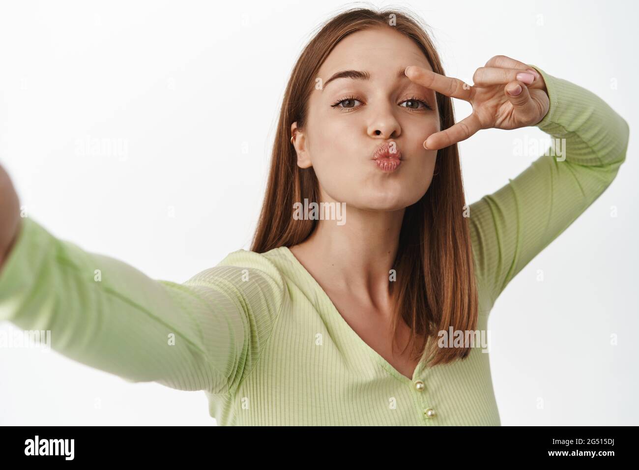 Lady kissing picture hi-res stock photography and images - Alamy