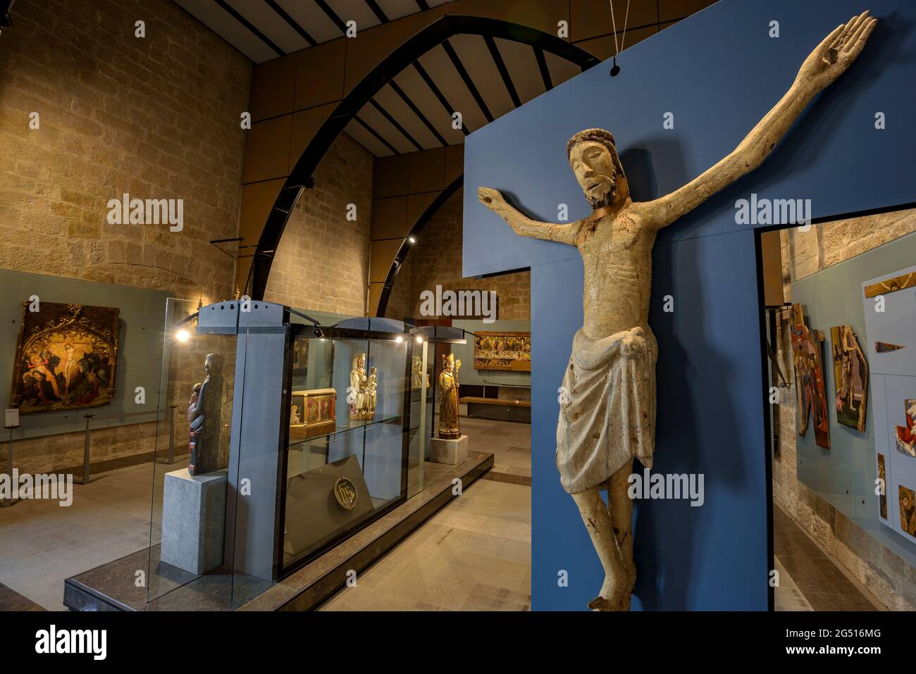 Romanic gothic architecture hi-res stock photography and images - Alamy