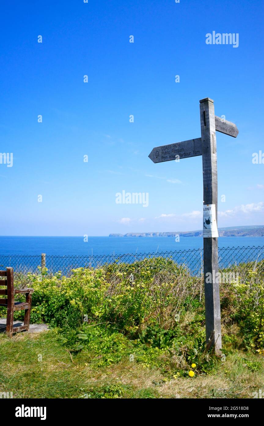 Coast Path Sign at Port Isaac in Cornwall Stock Photo - Alamy