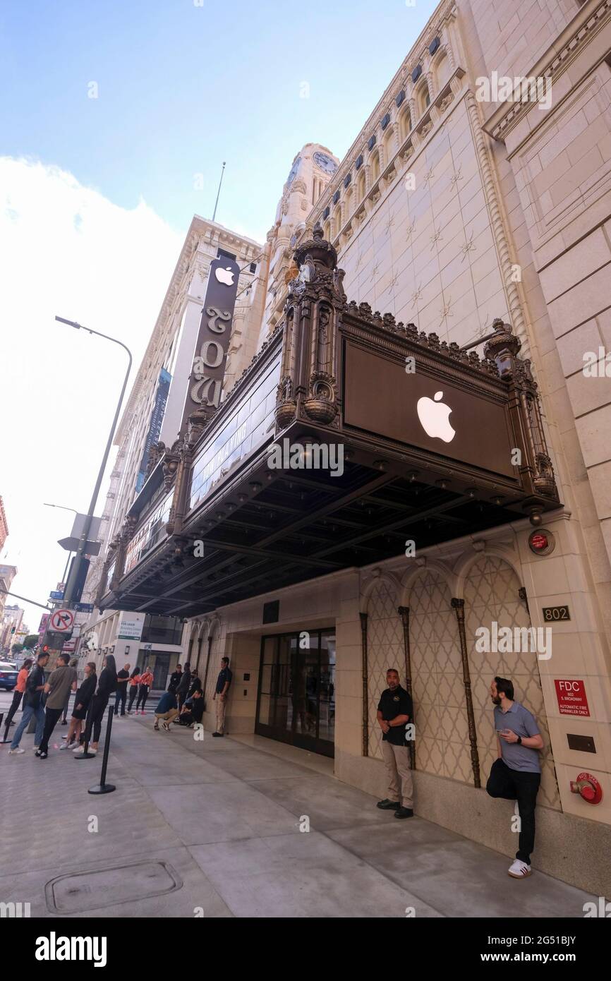 Los Angeles, California, USA. 24th June, 2021. The new Apple Tower ...