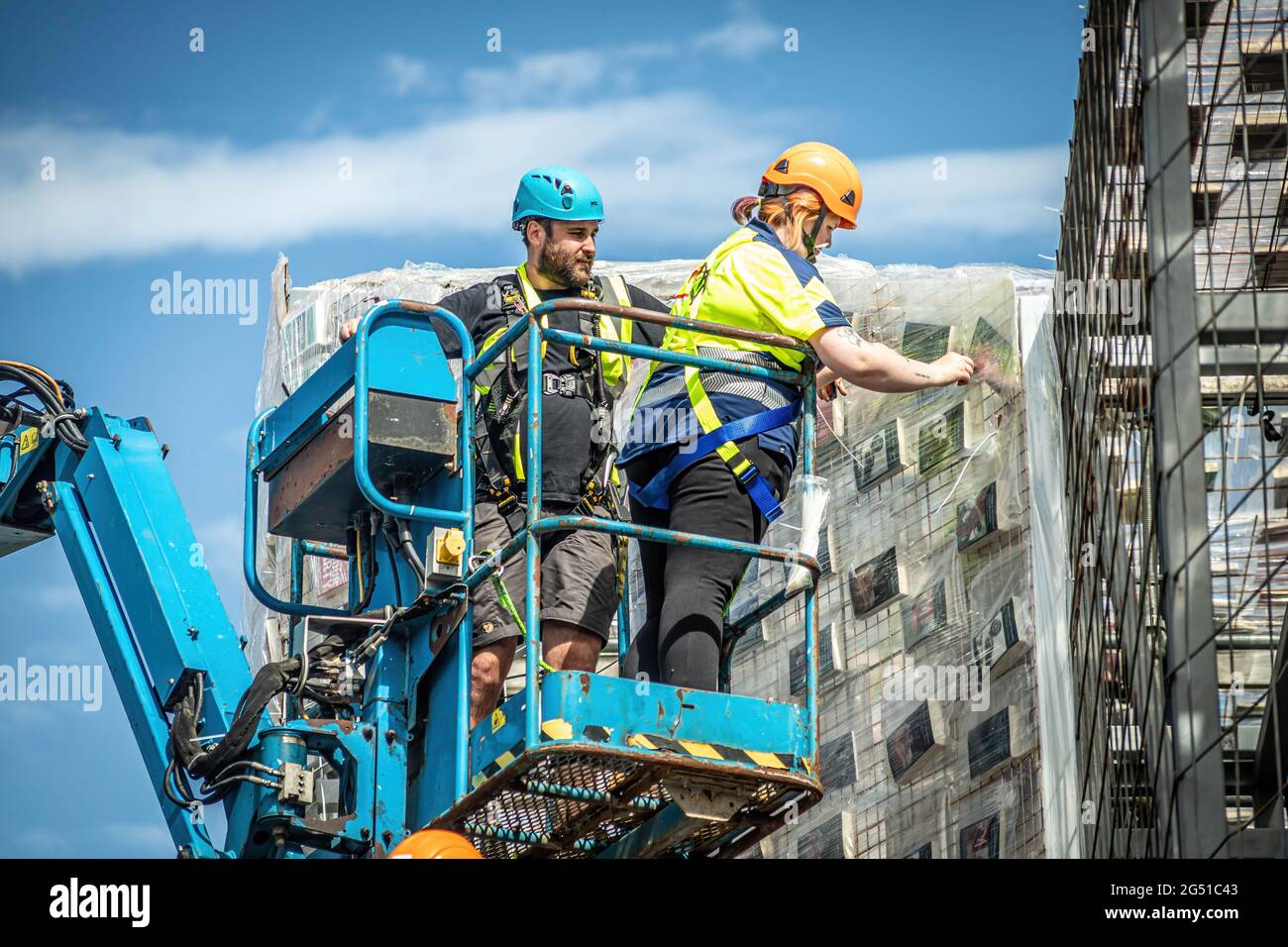 Big ben construction workers hi-res stock photography and images - Alamy